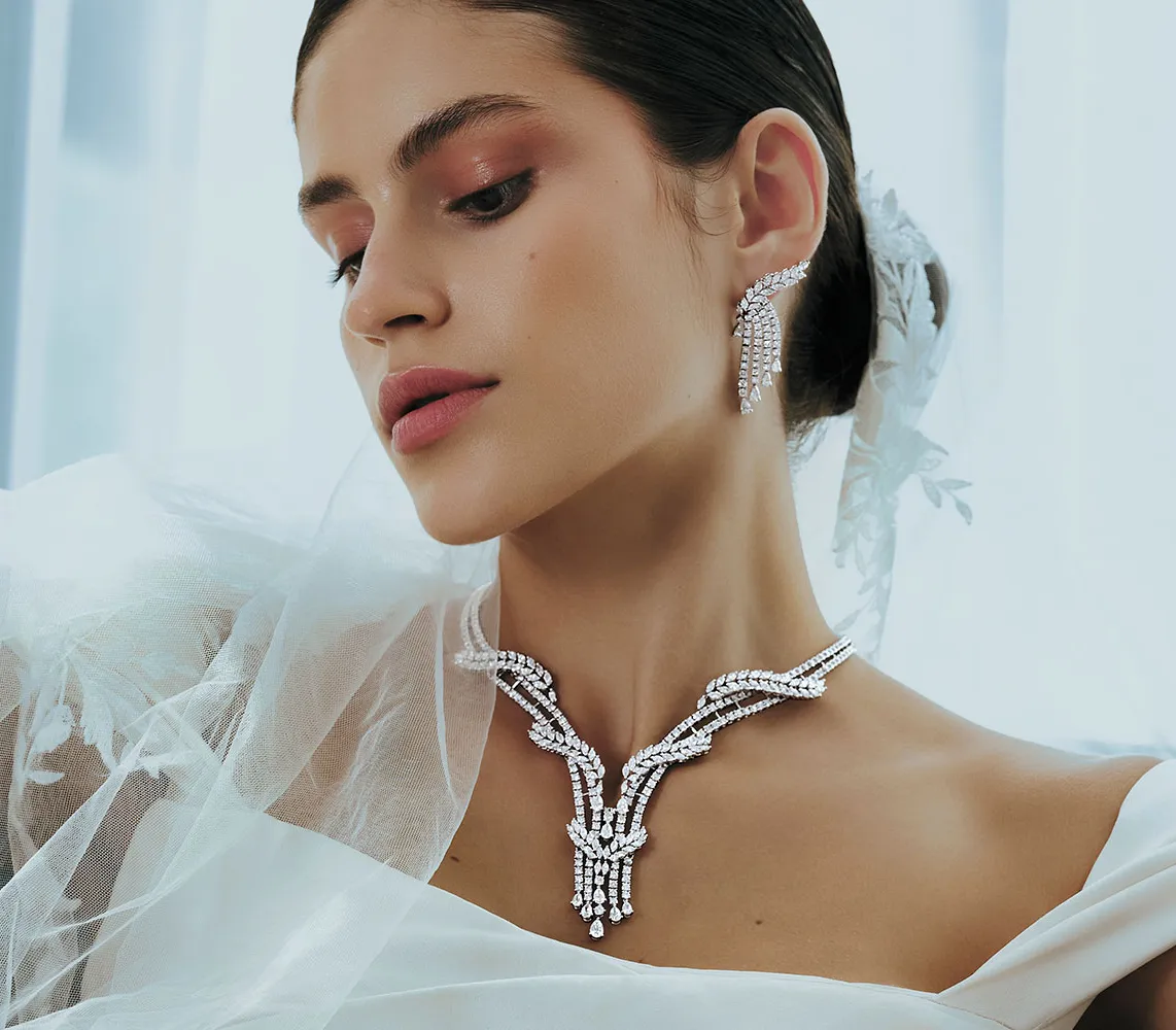 Necklace Types: 10 Different Choices to Wear Round Your Neck