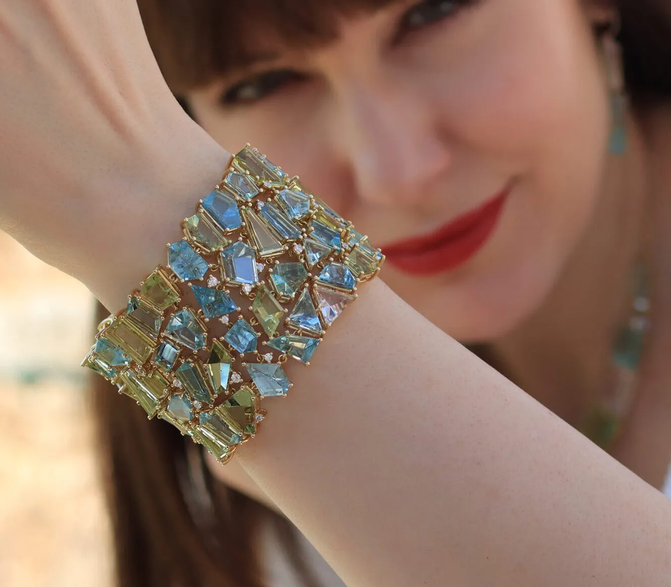 Necklace Types: 10 Different Choices to Wear Round Your Neck