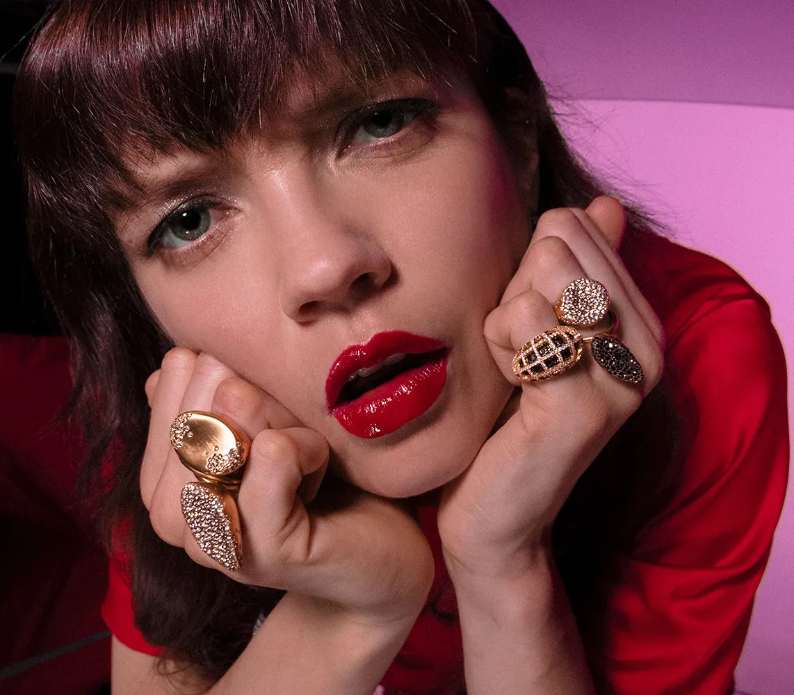 Necklace Types: 10 Different Choices to Wear Round Your Neck