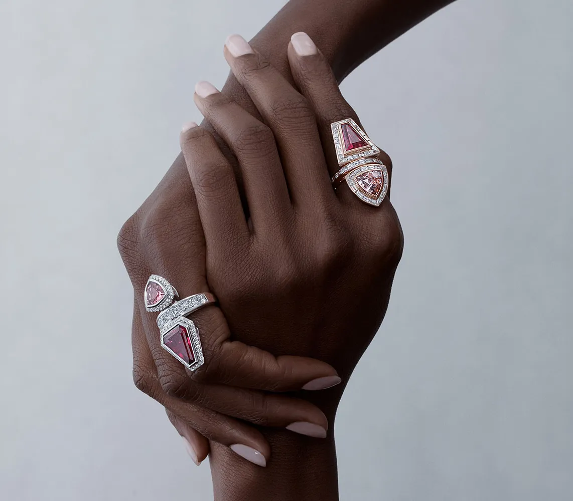 Necklace Types: 10 Different Choices to Wear Round Your Neck