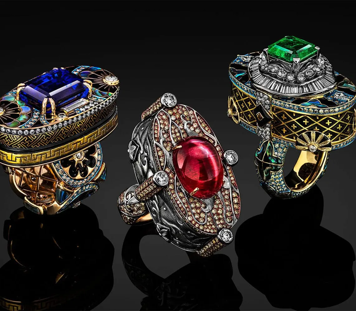 Necklace Types: 10 Different Choices to Wear Round Your Neck