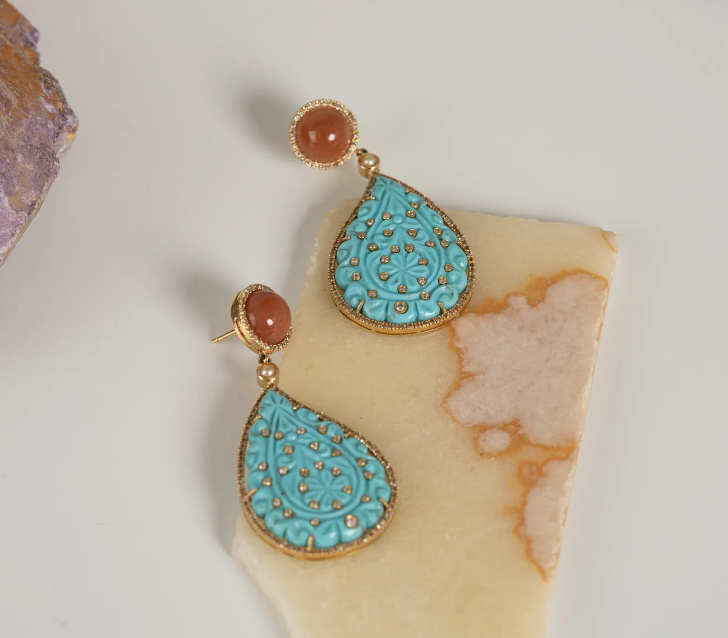 Necklace Types: 10 Different Choices to Wear Round Your Neck