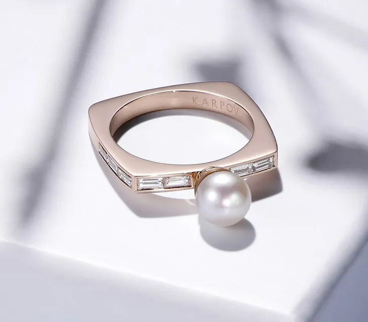 Floating diamond designs in latest high jewelry trend