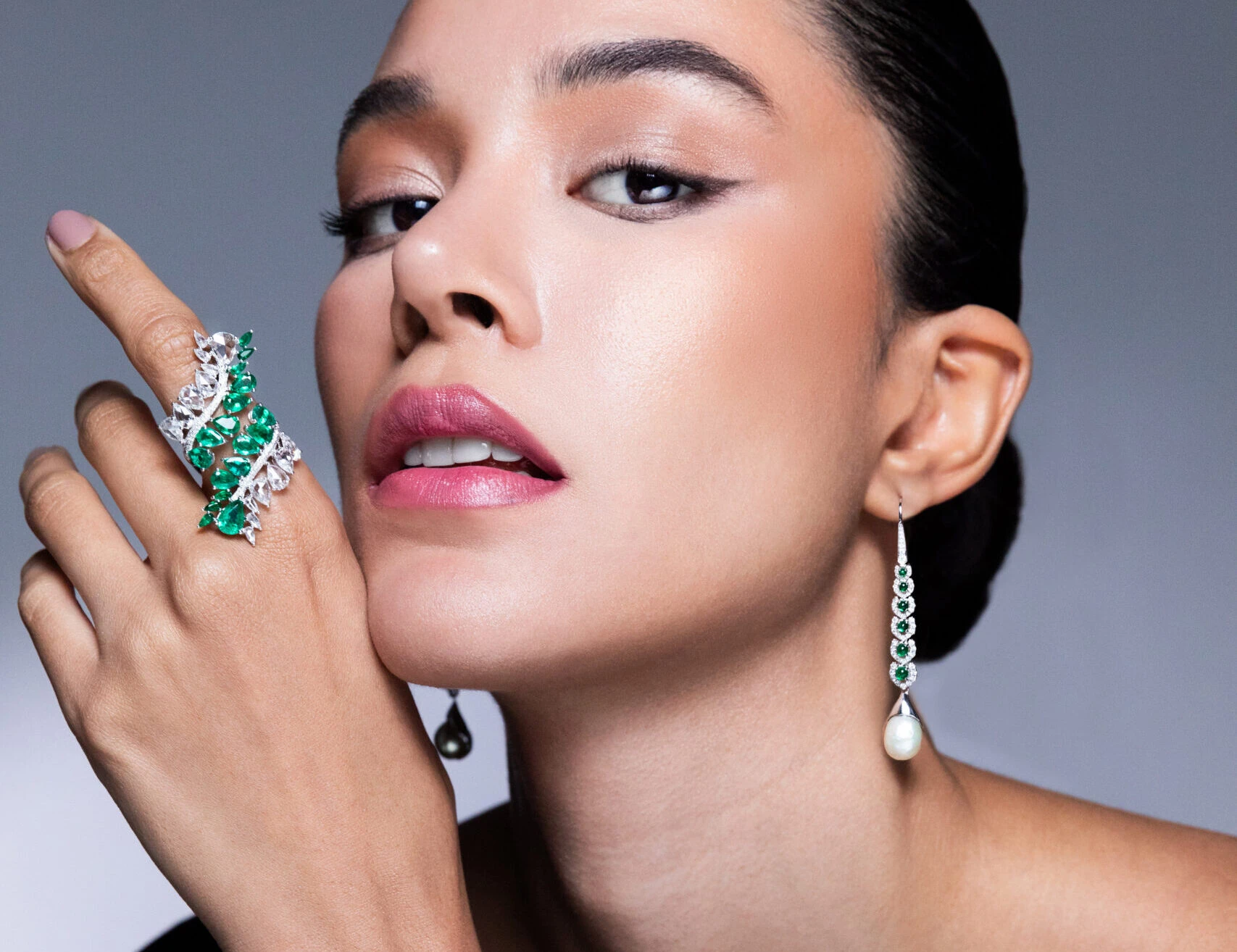 Pearl Biography Captures the Magic of Natural Pearls