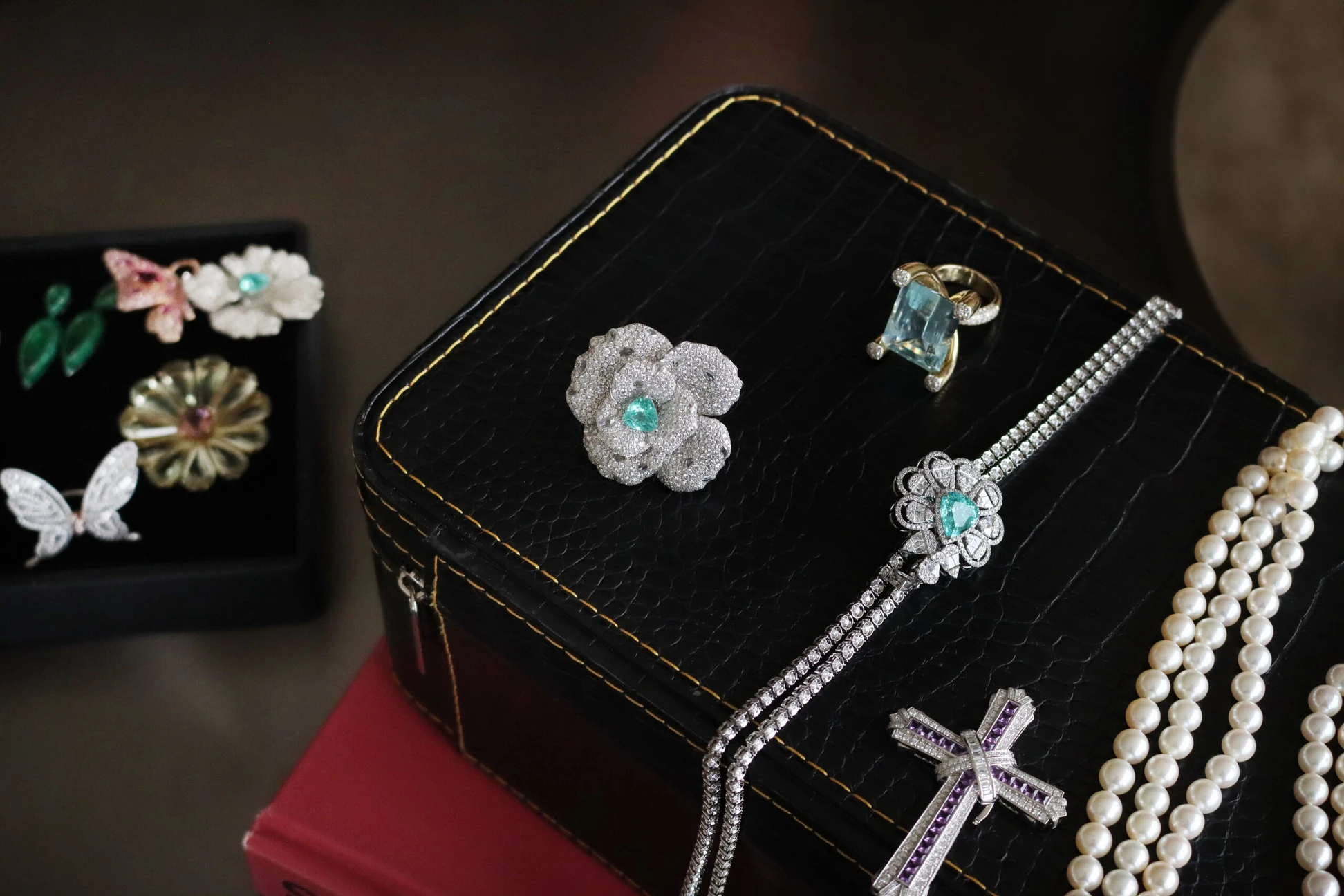The Captivating Jewels of Narcisa Pheres